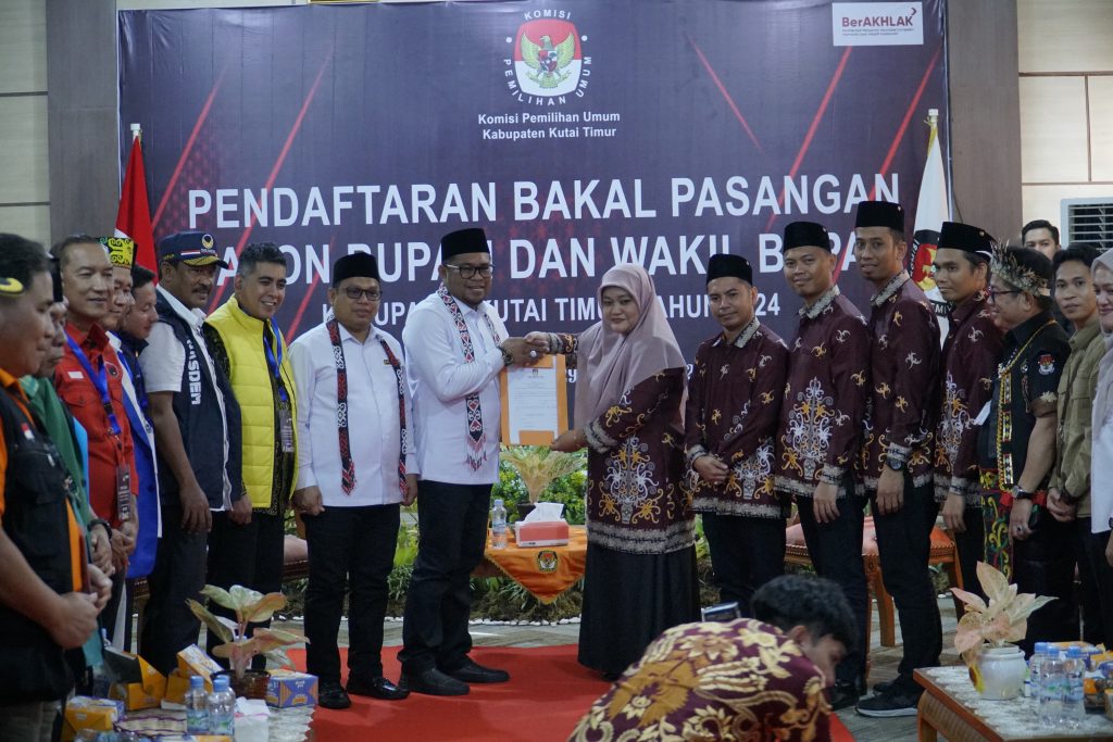 KB-Kinsu Resmi Mendaftar ke KPU Jadi Calon Bupati dan Wakil Bupati di ...